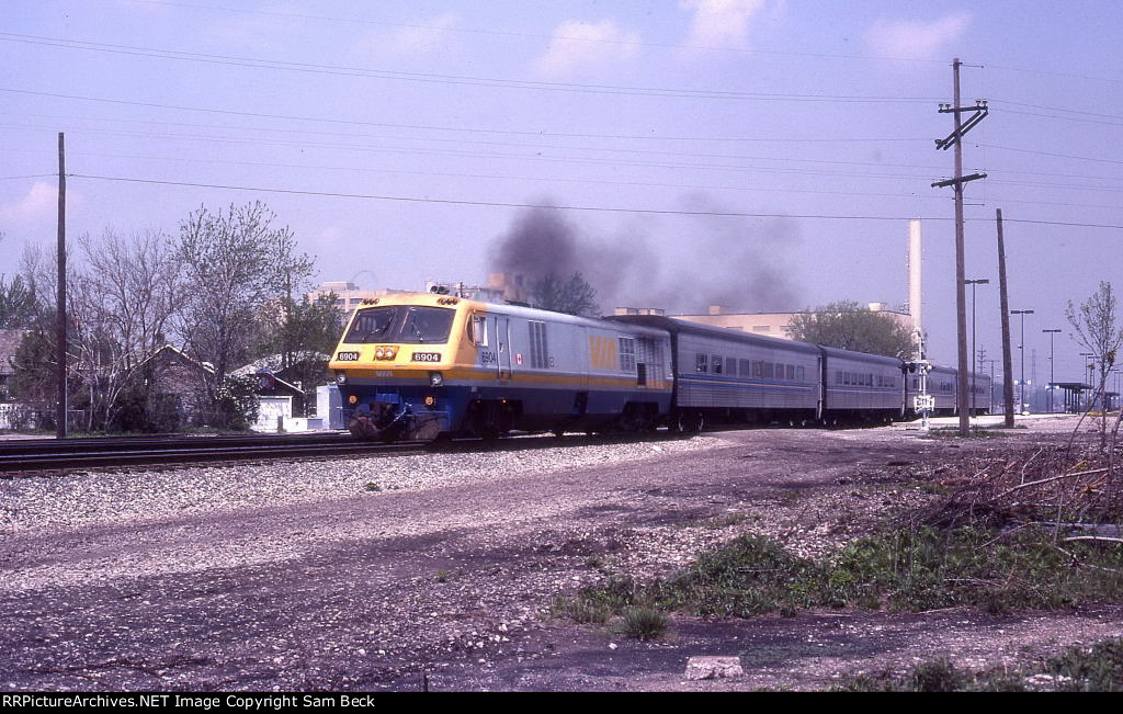 VIA 6904 on #364--The International Limited